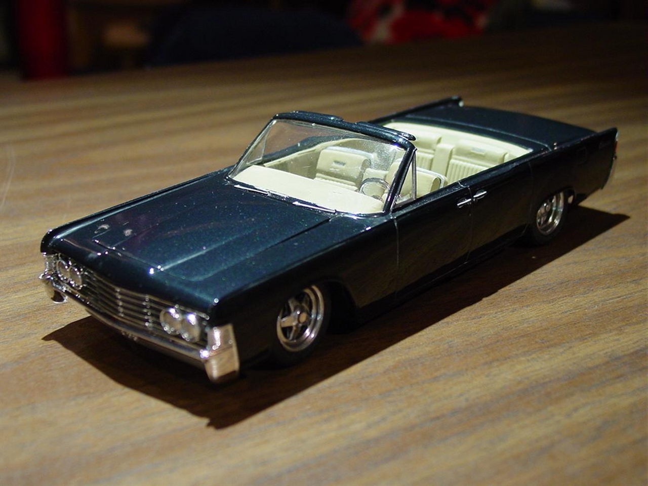 Lincoln Continental - AMT - Scale importnut.net