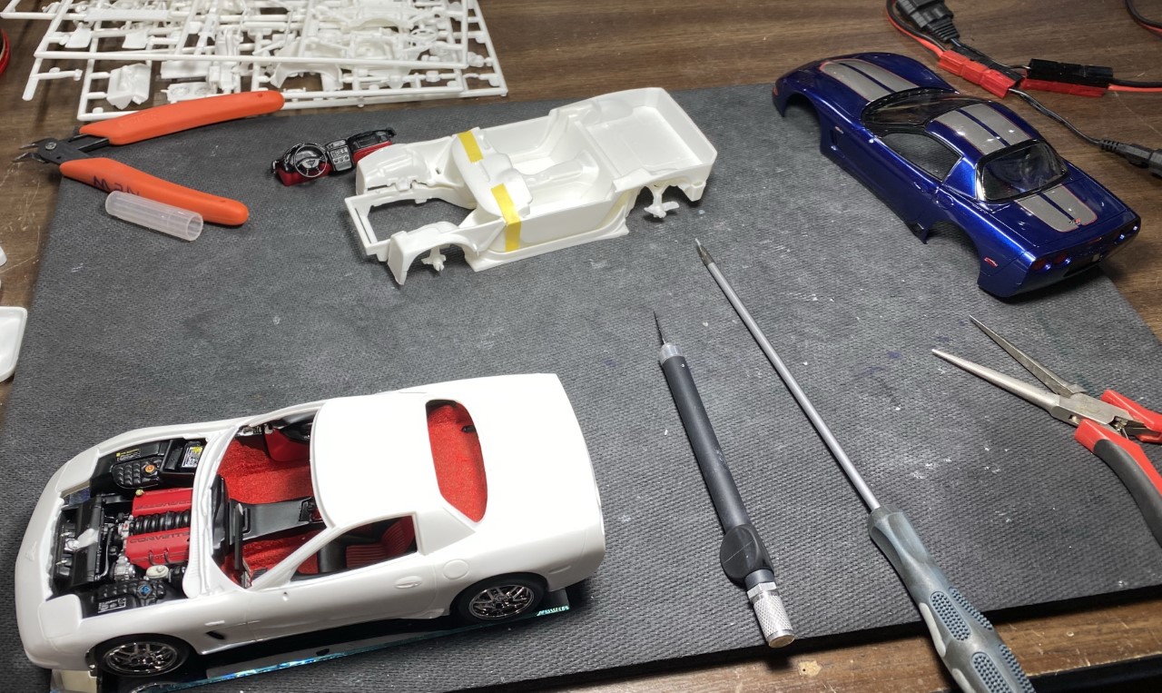 2004 Corvette Z06 - Revell - Scale importnut.net