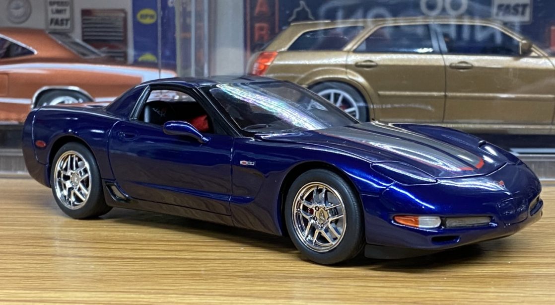 2004 Corvette Z06 - Revell - Scale importnut.net