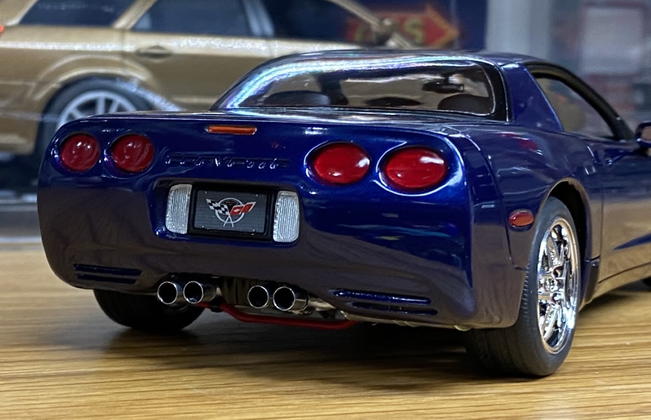2004 Corvette Z06 - Revell - Scale importnut.net