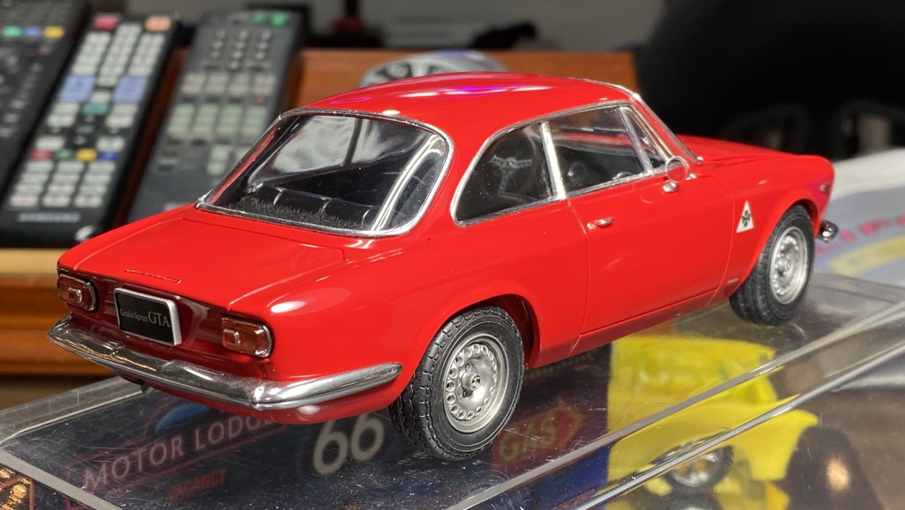 Alfa Romeo Giulia Sprint GTA - Tamiya - Scale importnut.net