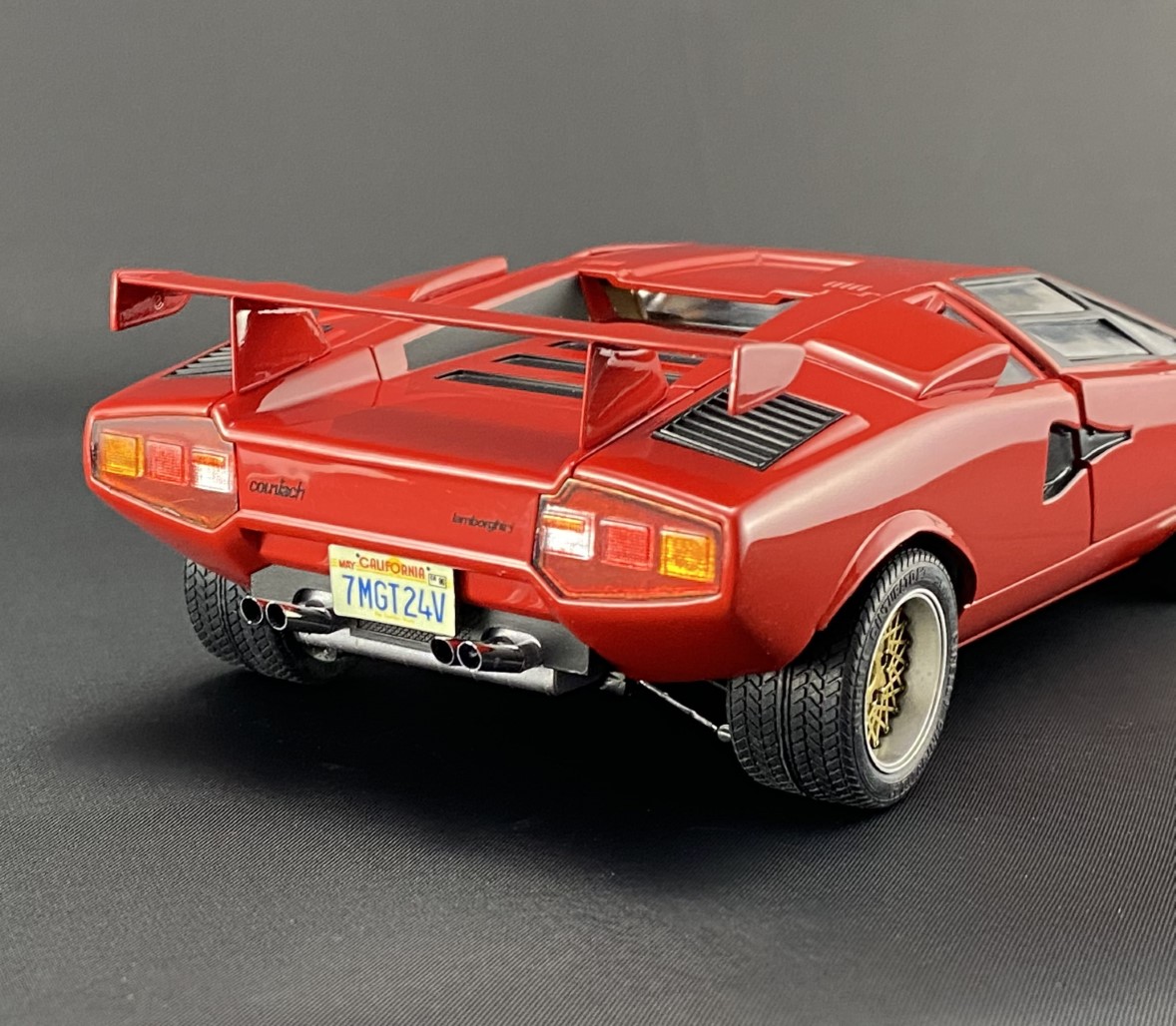 Lamborghini Countach LP500R - Fujimi - Scale importnut.net